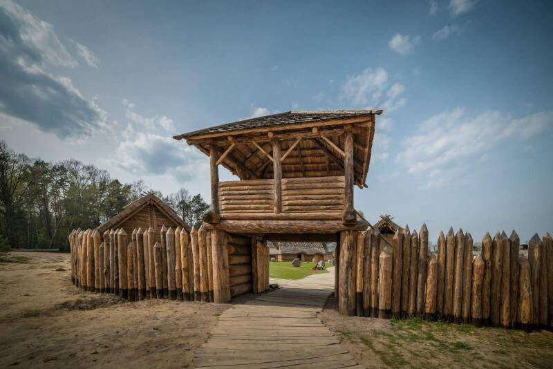 Osada Słowiańska Sławutowo Gród Słowiański atrakcje | odkryjPomorze.pl