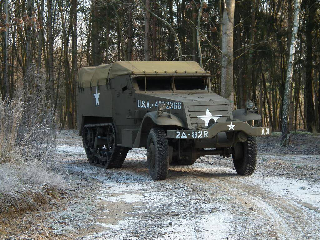 Muzeum Techniki Wojskowej Gryf Dąbrówka - atrakcje militarne ...