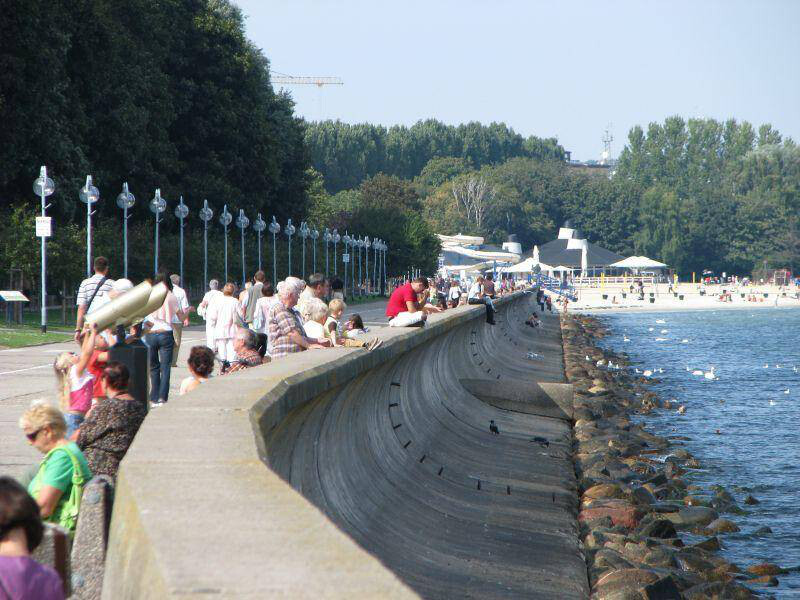 Bulwar Nadmorski Gdynia promenada nad morzem | odkryjPomorze.pl