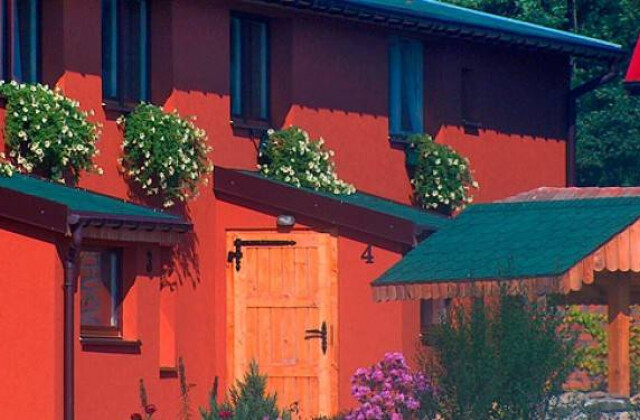 Syty Lis Starnice apartamenty wczasy na Kaszubach przy lesie ...