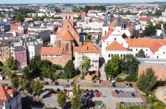 Chojnice - atrakcje turystyczne - Brama Kaszub | odkryjPomorze.pl