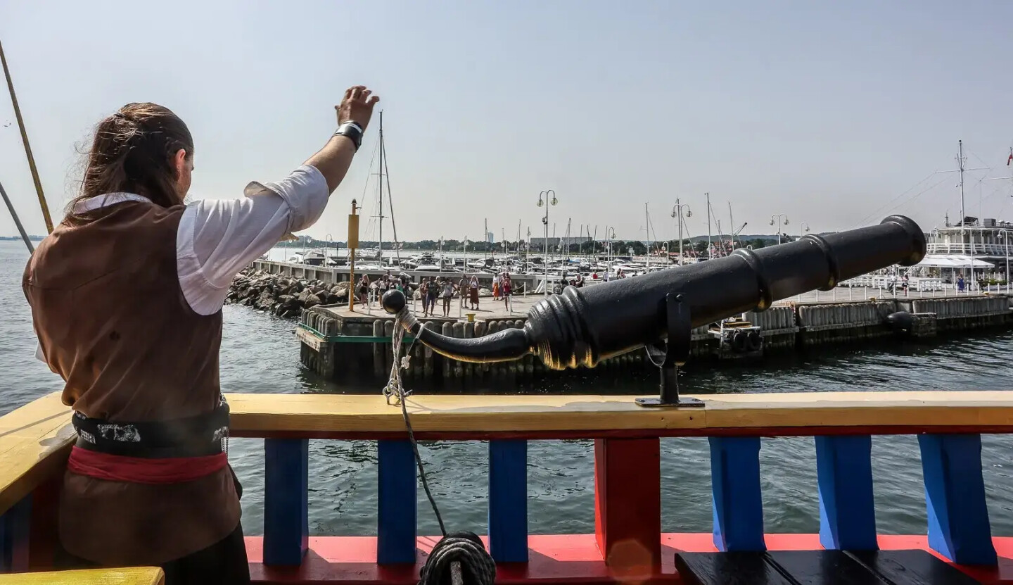 Statek Pirat Sopot atrakcje rejsy wycieczkowe po morzu | odkryjPomorze.pl